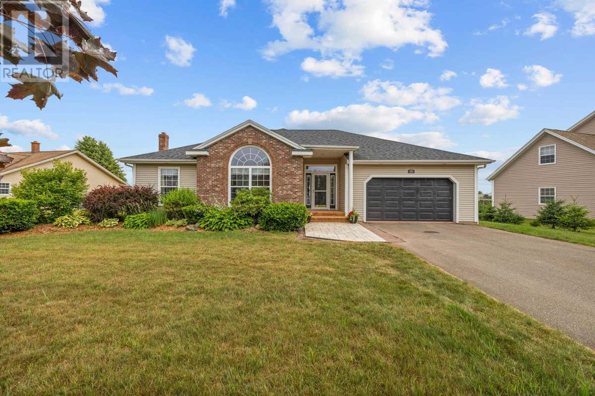 102 Primrose Drive, Cornwall, PE C0A1H4 House For Sale | RE/MAX | 202518434