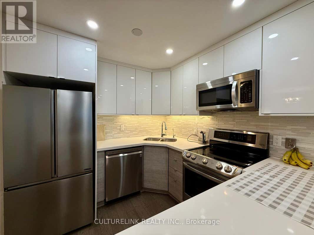 108 - 326 MAJOR MACKENZIE DRIVE, Richmond Hill (Crosby), ON L4C8T4 À louer | RE/MAX | N12315313