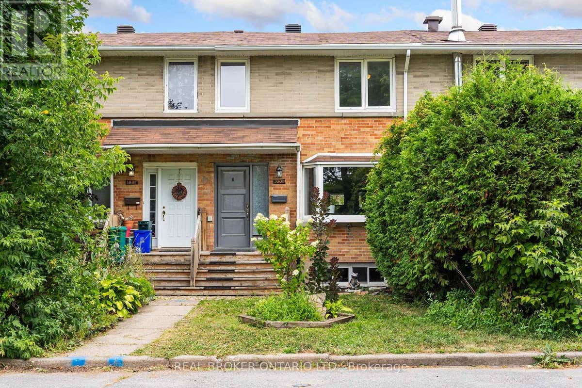 1003 SILVER STREET, Ottawa, ON K1Z6H8 À vendre | RE/MAX | X12432430