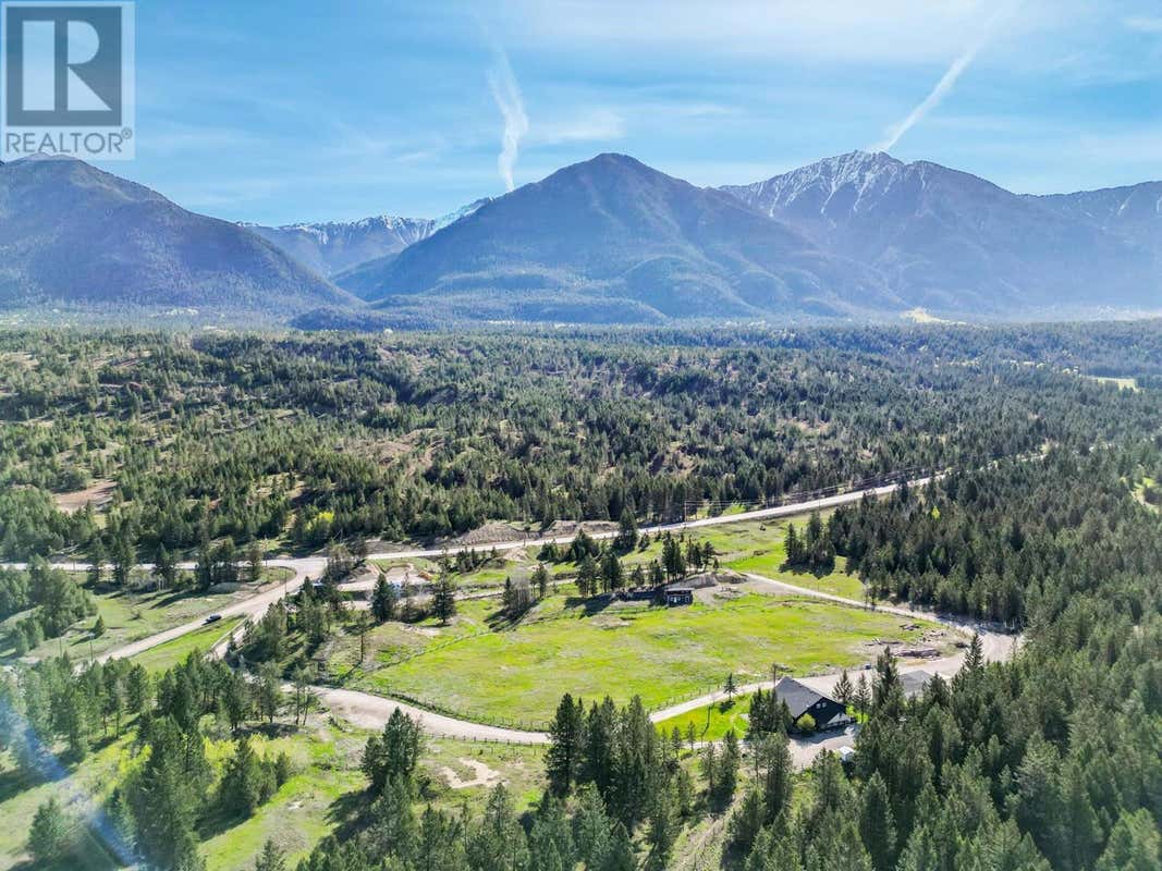 5991 EDGEWATER SOUTH APPROACH Road, Edgewater, BC V0A1E0 House For Sale ...