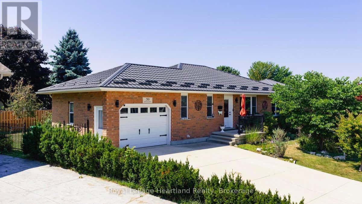 39 BALVINA DRIVE W, Goderich (Goderich (Town)), ON N7A4L2 House For ...