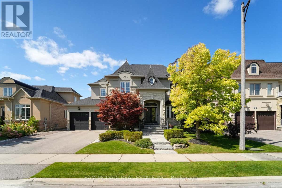 11 LOUVRE CIRCLE, Brampton (Vales of Castlemore North), ON L6P1W2 House ...