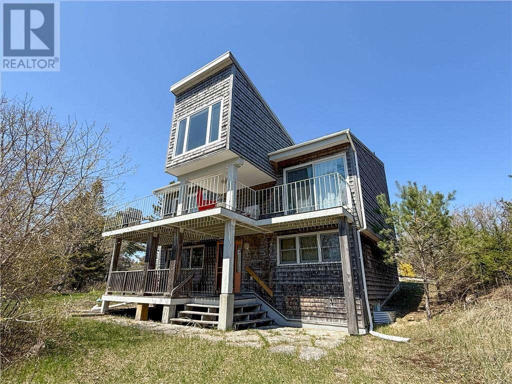 111 McNevin Street, Providence Bay, Manitoulin Island, ON P0P1T0 House ...