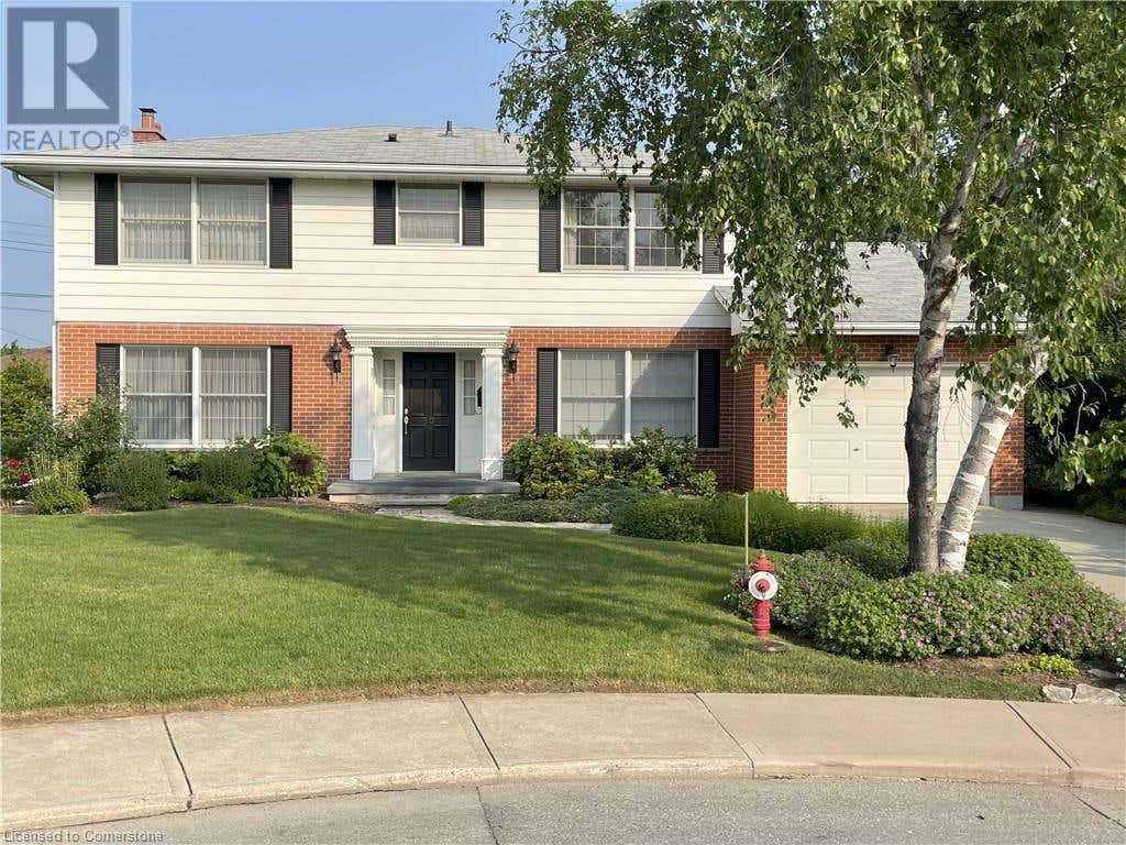 30 LANSCOTT Place, Hamilton, ON L8K5G6 House For Sale | RE/MAX | 40755652