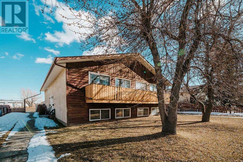 31 Nyberg Avenue, Red Deer, AB T4P1R5 Duplex For Sale | RE/MAX | A2200982