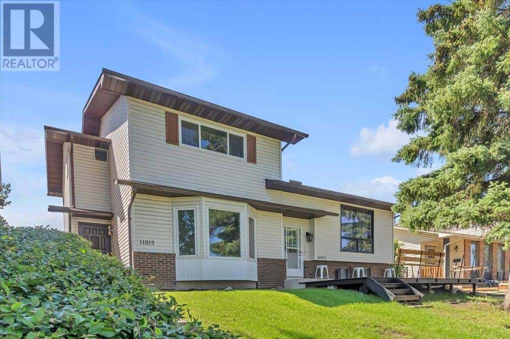11015 Oakfield Drive SW, Calgary, AB T2W3H3 À vendre | RE/MAX | A2245306