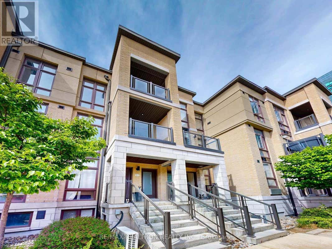 105 - 23 ELDORA AVENUE, Toronto (Newtonbrook West), ON M2M0B5 Townhouse ...