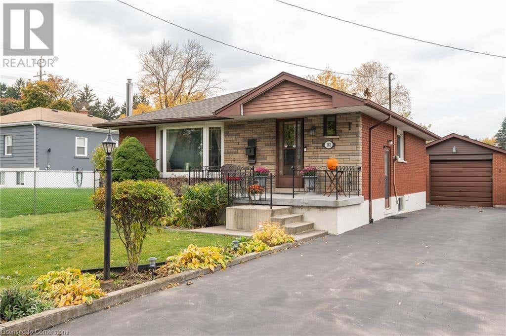 182 WEST 23RD Street, Hamilton, ON L9C4V9 House For Sale | RE/MAX | 40724158