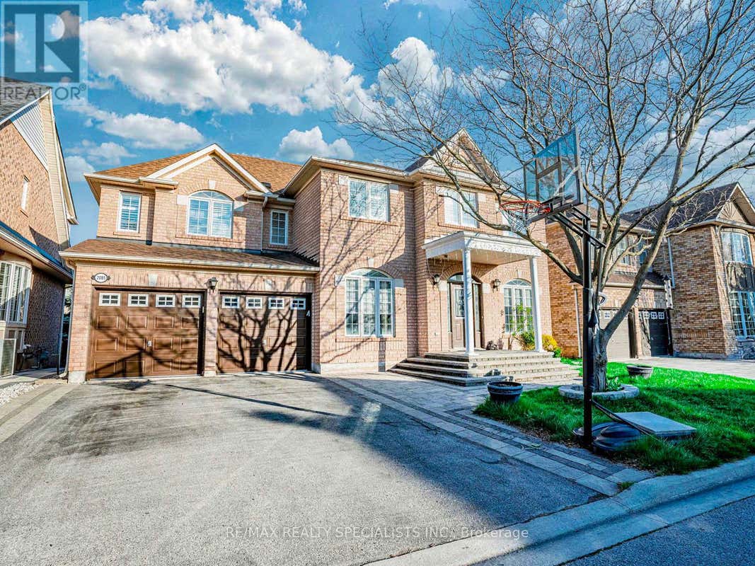 2085 ASHMORE DRIVE, Oakville (WM Westmount), ON L6M4T2 À vendre | RE/MAX | W12015951