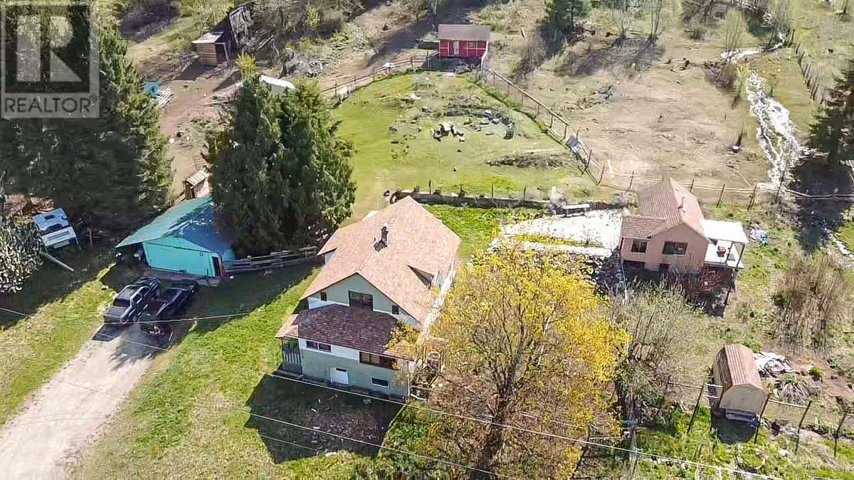 2158 MAKONIN Road, Glade, BC V1N4R2 House For Sale | RE/MAX | 10345121