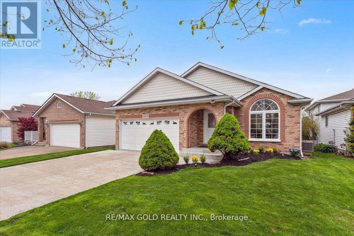 8163 HARVEST CRESCENT, Niagara Falls, ON L2H3G4 House For Sale | RE/MAX ...