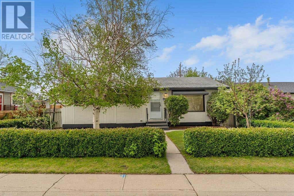 1512 Robson Crescent SE, Calgary, AB T2A1Y7 House For Sale | RE/MAX ...