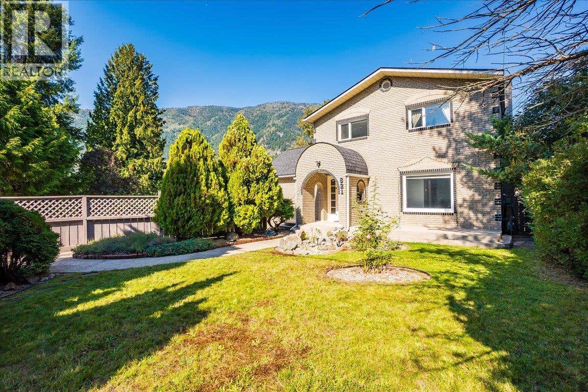 821 Gordon Street, Nelson, BC V1L3L8 House For Sale | RE/MAX | 10364092