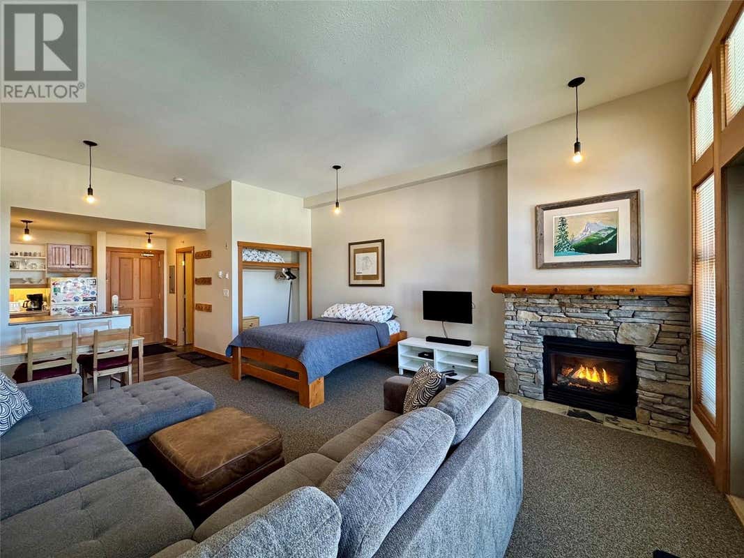 2080 Summit Drive Unit# 412, Panorama, BC V0A1T0 Condo For Sale | RE ...