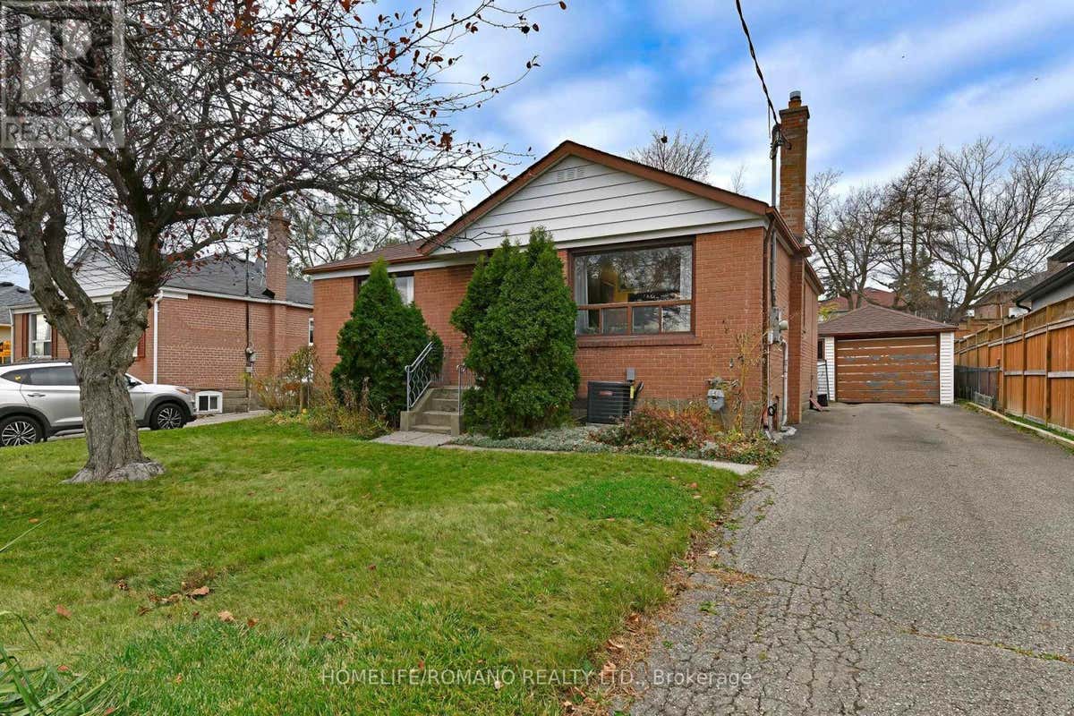 238 EPSOM DOWNS DRIVE, Toronto (Downsview-Roding-CFB), ON M3M1T4 House ...