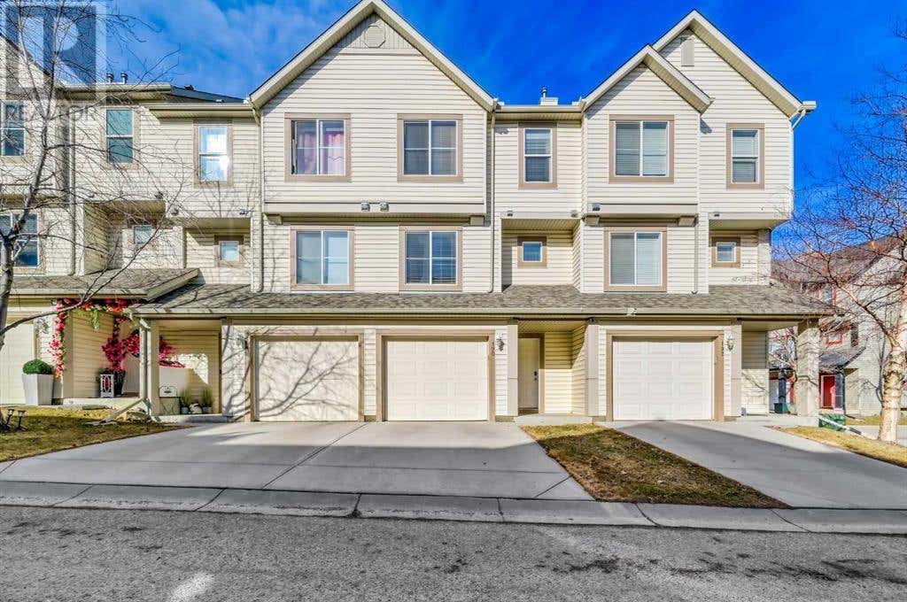 190 Copperfield Lane SE, Calgary, AB T2Z4T3 Townhouse For Sale | RE/MAX ...