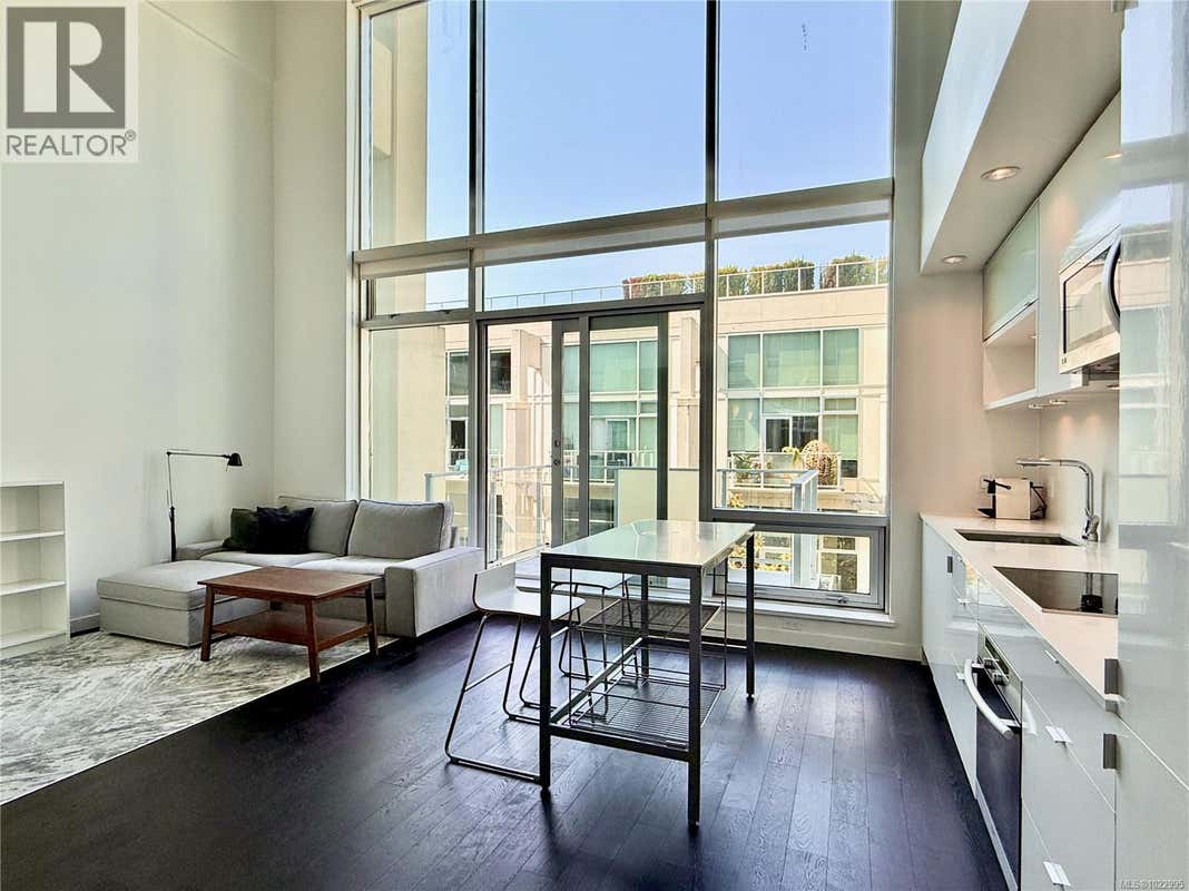 438 770 Fisgard St, Victoria, BC V8W0B8 House For Sale | RE/MAX | 1022995