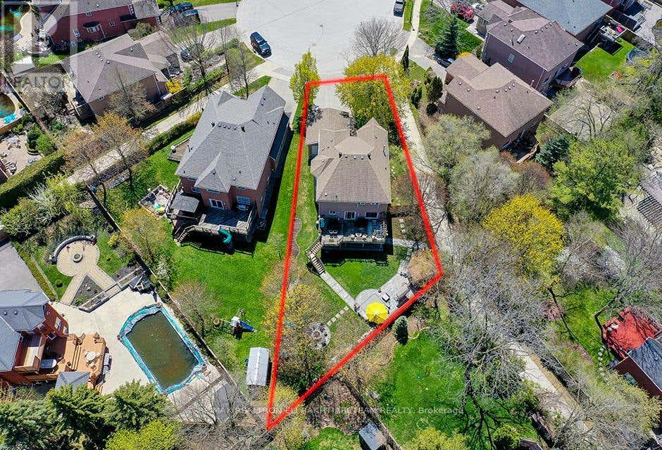 353 MEEGAN COURT, Newmarket (Summerhill Estates), ON L3X2B7 House For ...