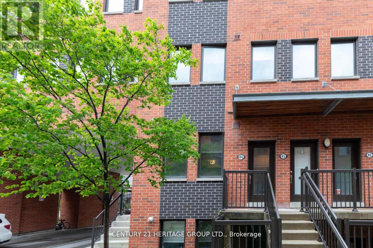 44 - 68 WINSTON PARK BOULEVARD, Toronto (Downsview-Roding-CFB), ON ...