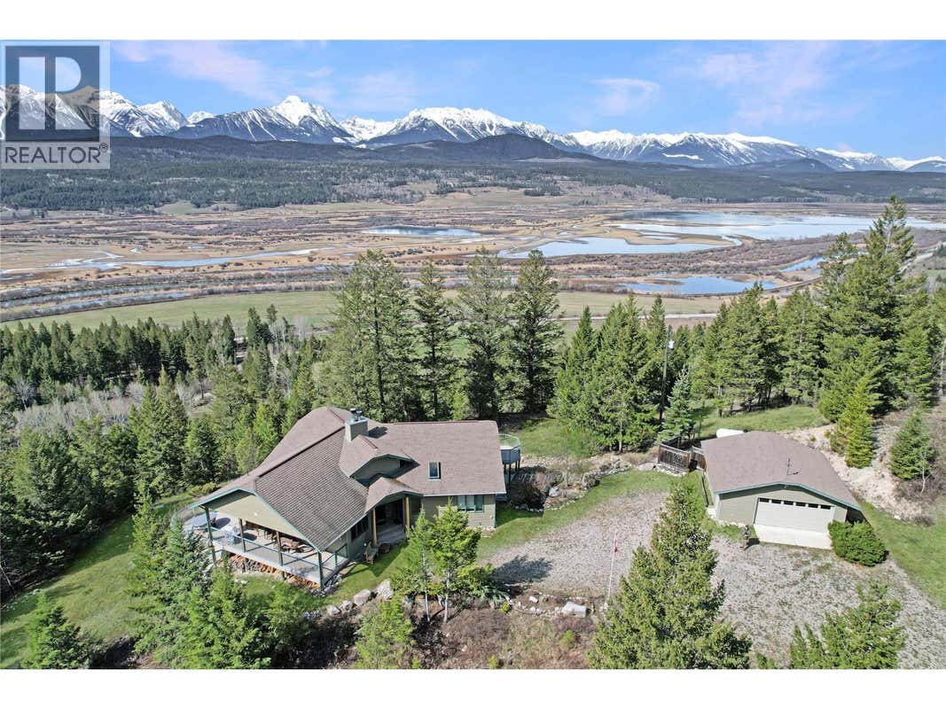 2360/2380 95 Highway, Spillimacheen, BC V0A1P0 House For Sale | RE/MAX ...