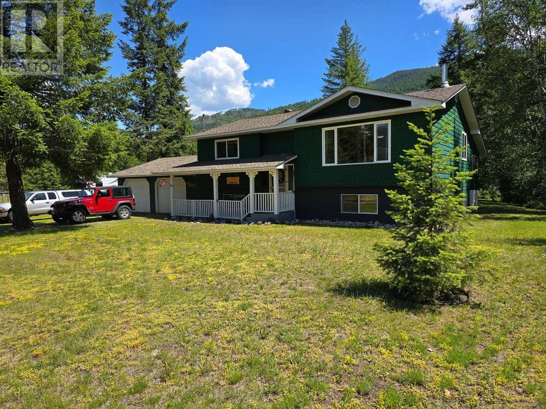 1032 CAROLINE Road, Clearwater, BC V0E1N2 House For Sale | RE/MAX ...