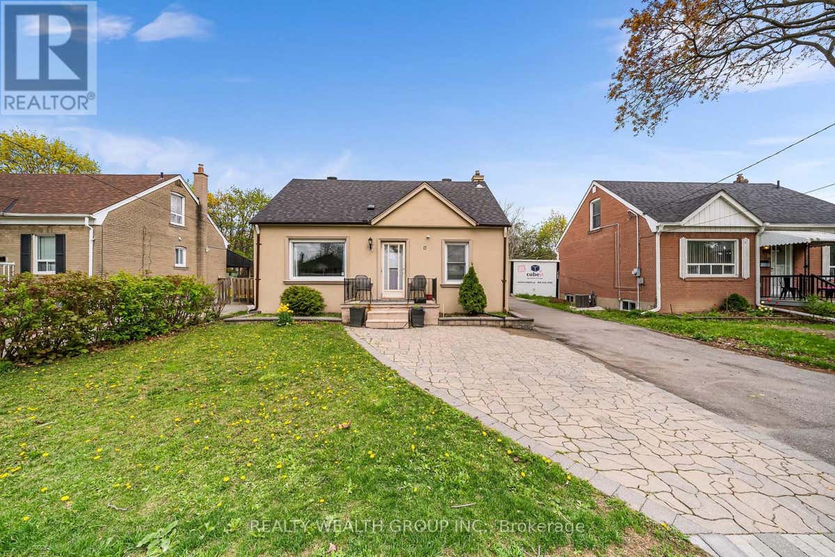 17 HAYMARKET ROAD, Toronto (Downsview-Roding-CFB), ON M3L1H3 House For ...