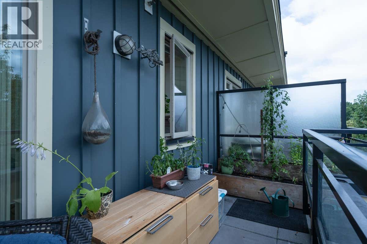 PH1 688 E 17TH AVENUE, Vancouver, BC V5V0A8 House For Sale | RE/MAX ...