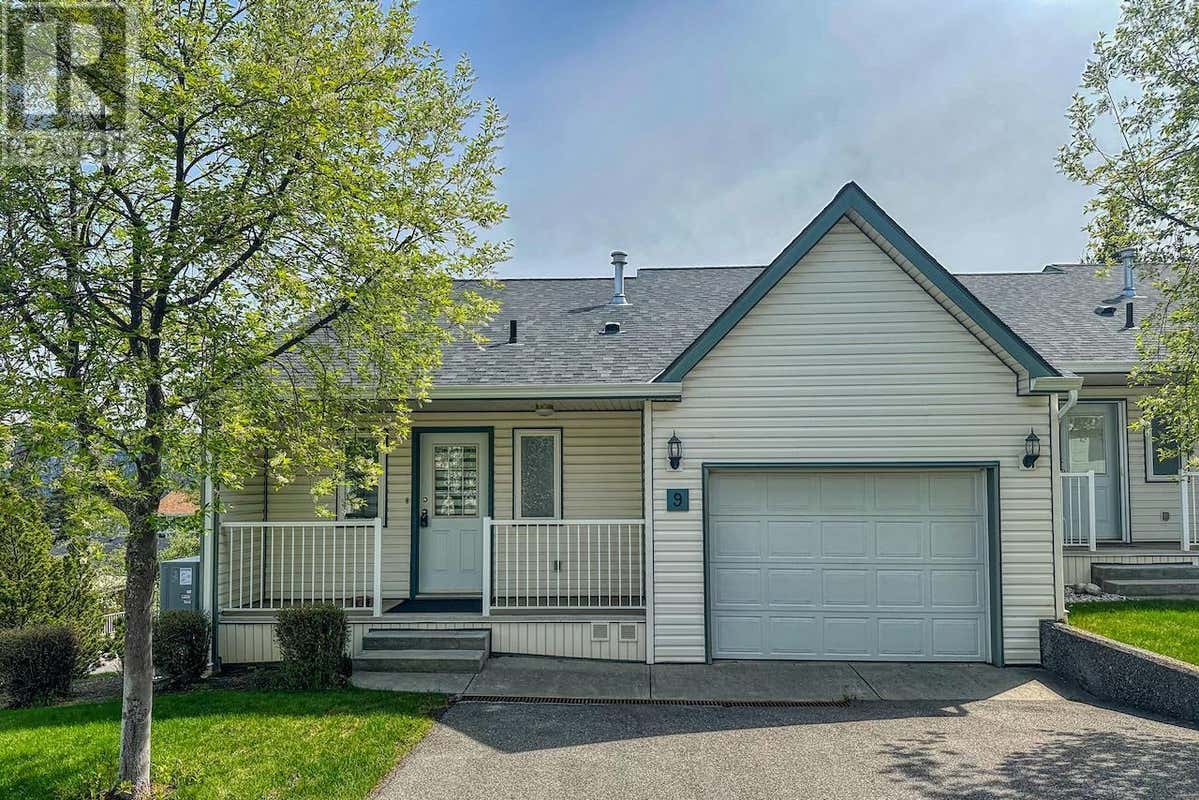 9 11 EAGLE CRESCENT, Williams Lake, BC V2G4R6 Townhouse For Sale | RE ...