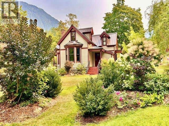 305 Bellevue Street, New Denver, BC V0G1S0 House For Sale | RE/MAX ...