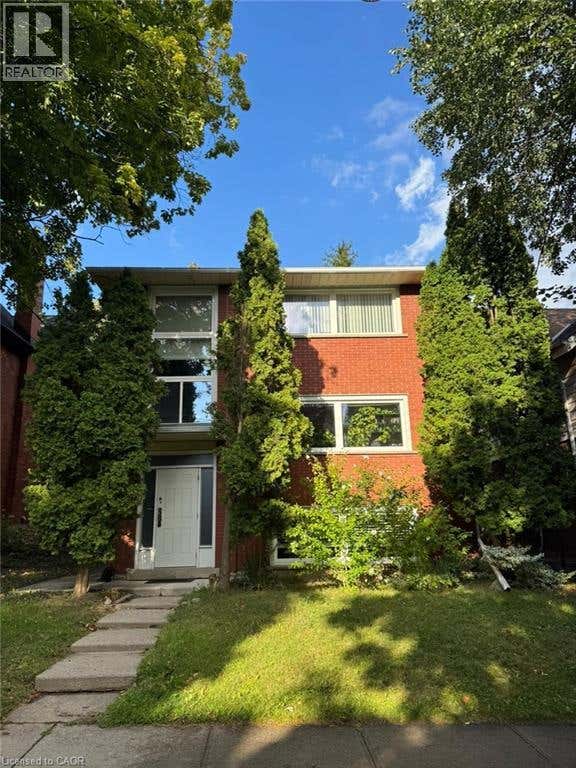 62 MOORE Avenue, Kitchener, ON N2H3S3 Duplex For Sale | RE/MAX | 40762064