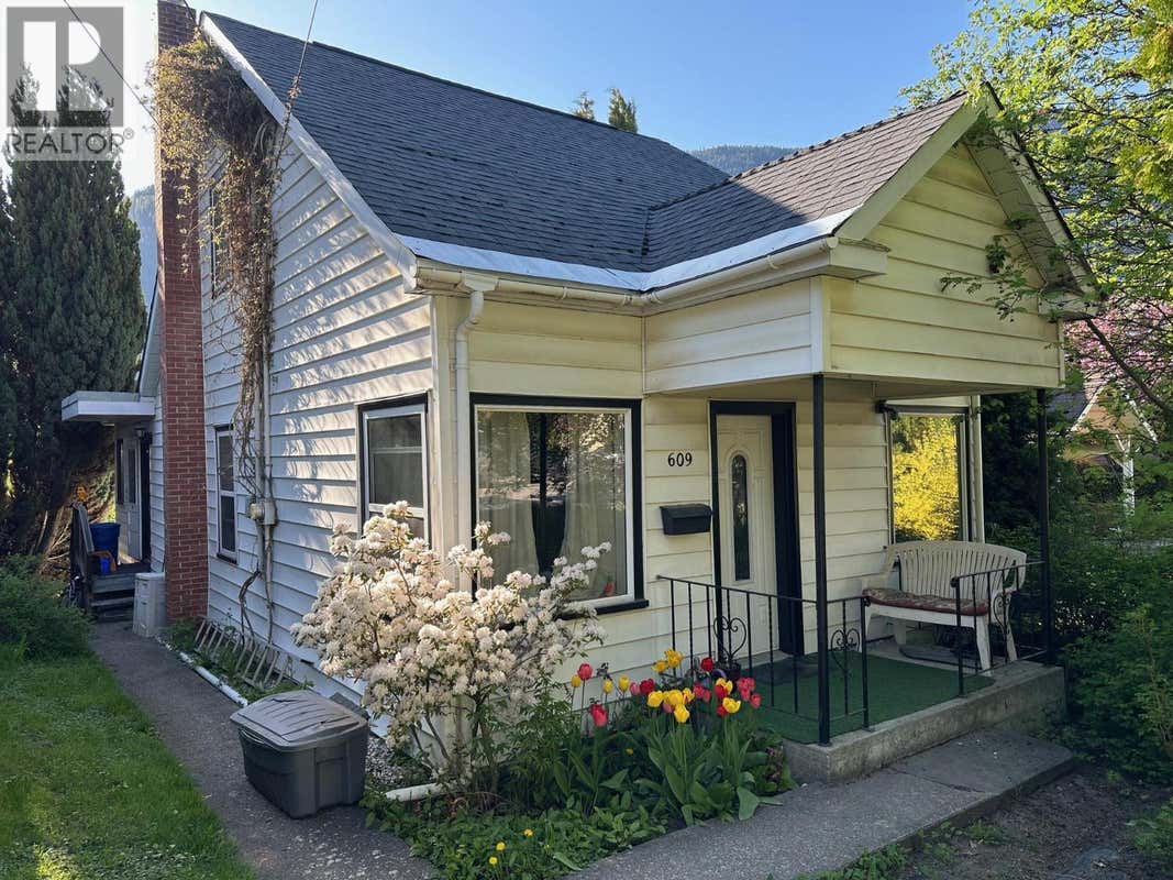 609 Second Street, Nelson, BC V1L2L7 House For Sale | RE/MAX | 10359816