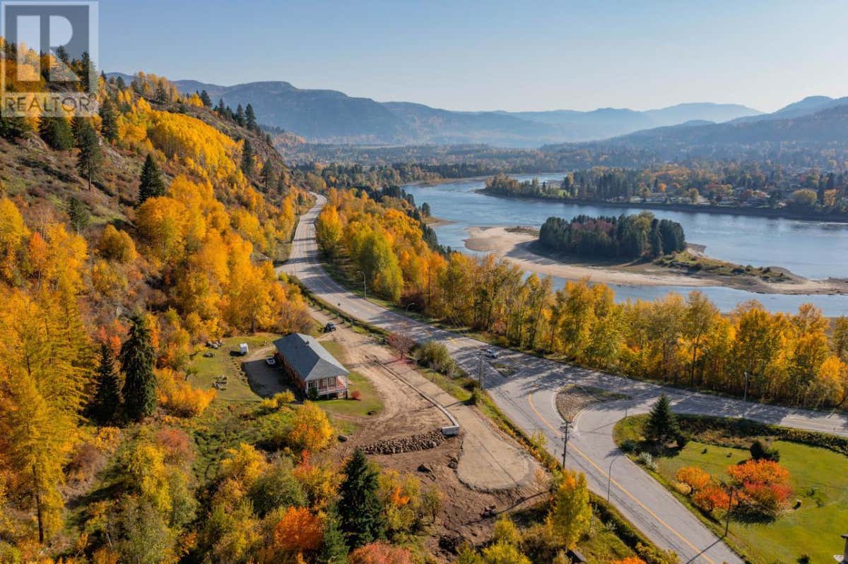 Lot B ROBSON ACCESS Road, Castlegar, BC V1N3W4 À vendre | RE/MAX | 10335897