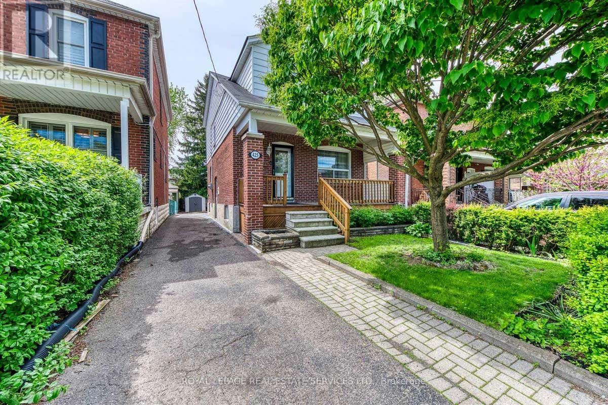 425 WHITMORE AVENUE, Toronto (Briar Hill-Belgravia), ON M6E2N6 House For Sale | RE/MAX | W12178456
