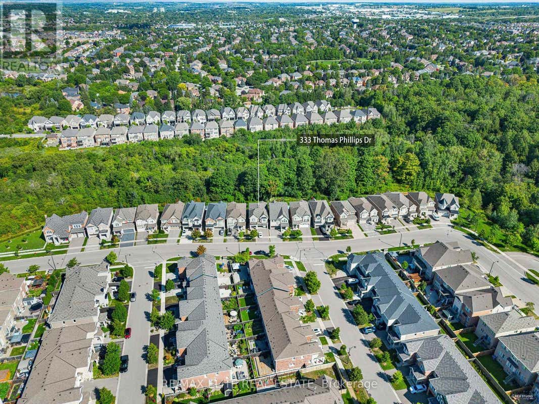333 THOMAS PHILLIPS DRIVE, Aurora, ON L4G0T3 À vendre | RE/MAX | N12379479