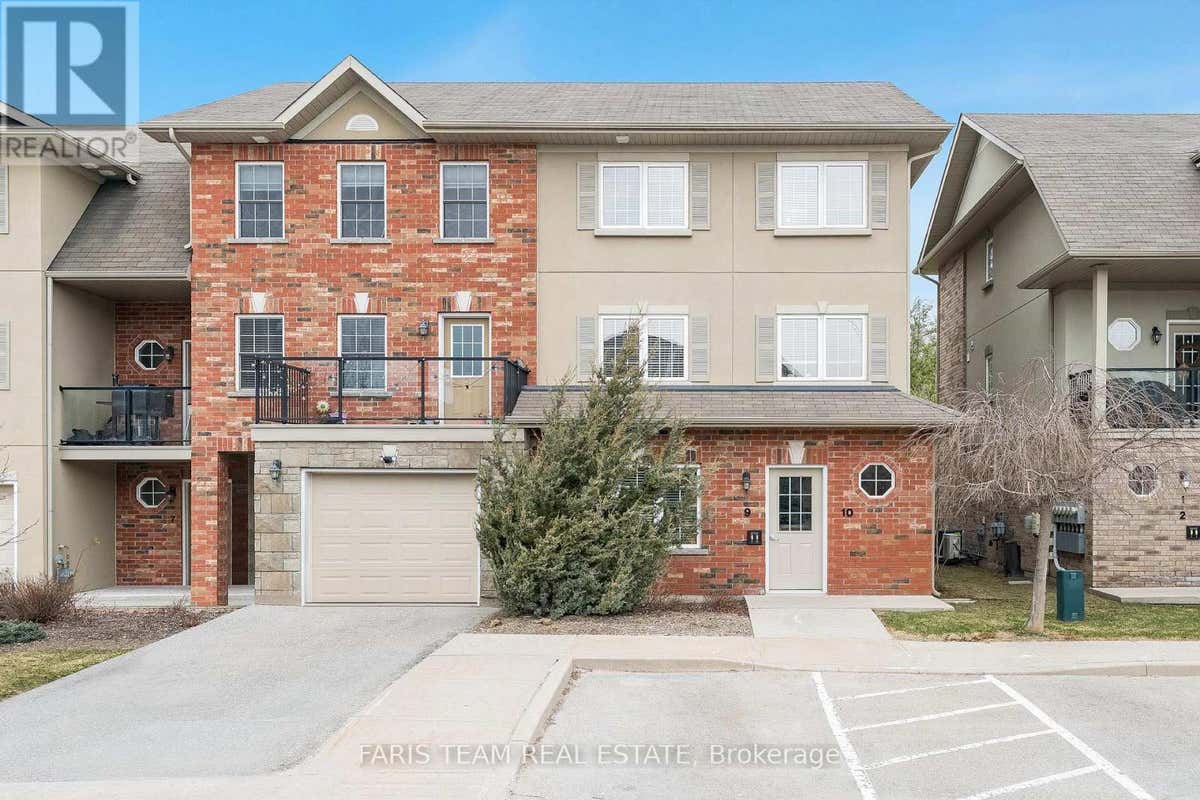 9 - 57 FERNDALE DRIVE S, Barrie (Ardagh), ON L4N5W9 Townhouse For Sale | RE/MAX | S12142885