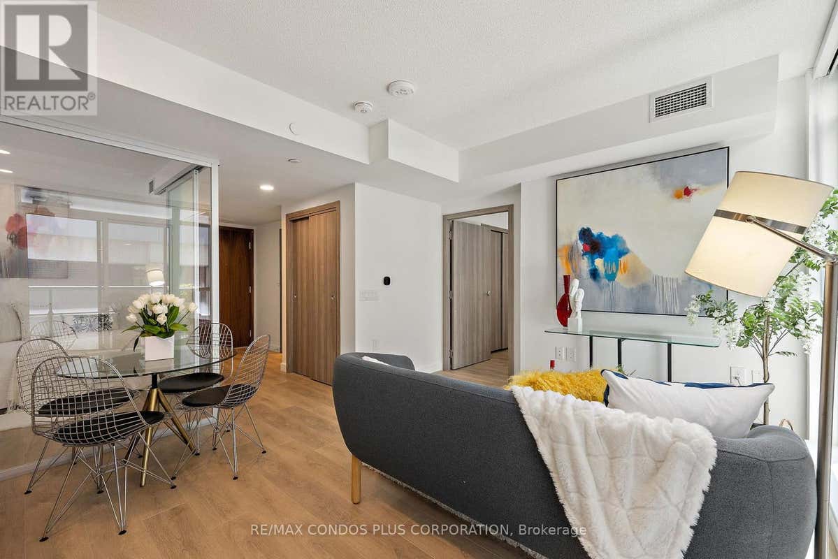 810 - 38 WIDMER STREET, Toronto (Waterfront Communities), ON M5V0V7 ...