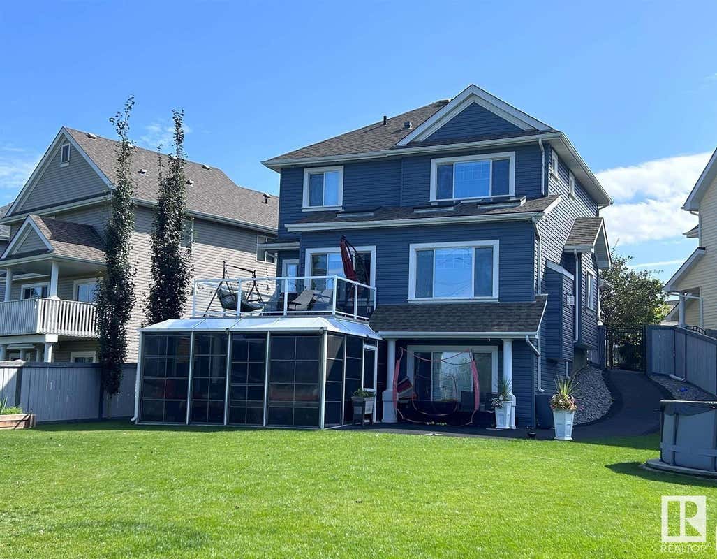 8532 16A AV SW, Edmonton, AB T6X0H9 À vendre | RE/MAX | E4434036