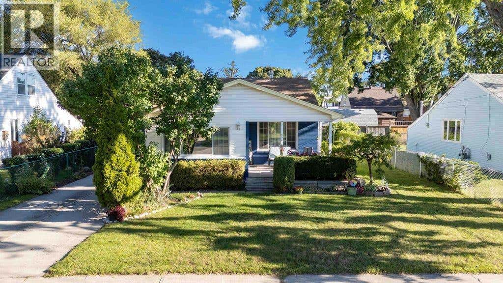 576 CROMWELL STREET, Sarnia, ON N7T3Z4 House For Sale | RE/MAX | 25021998