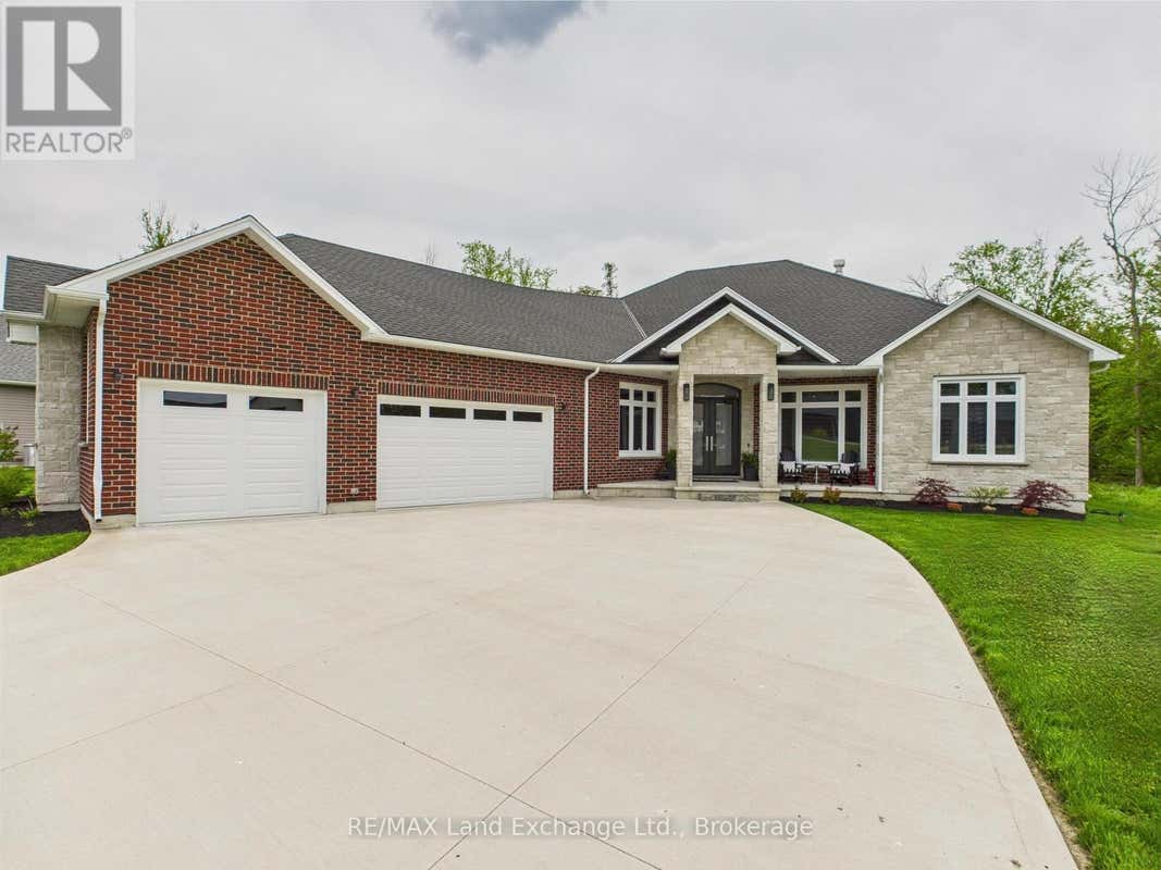 12 SUNSET PLACE, Huron-Kinloss, ON N2Z0G6 House For Sale | RE/MAX ...