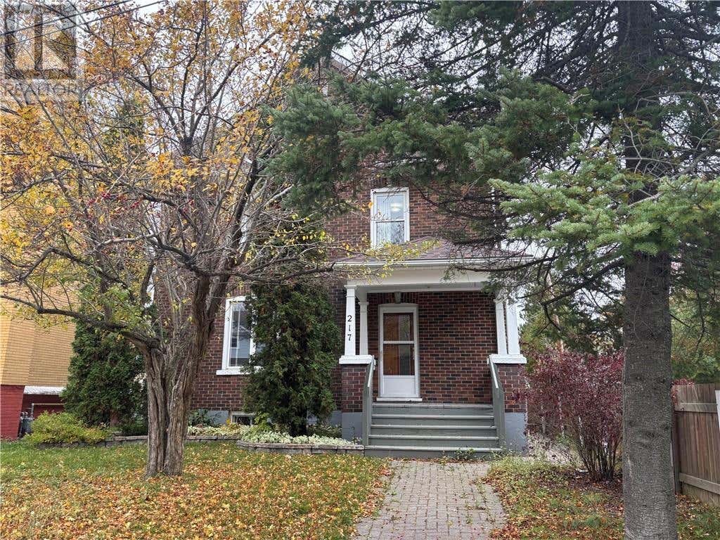 217 Lansdowne, Sudbury, ON P3C4M4 House For Sale | RE/MAX | 2125734