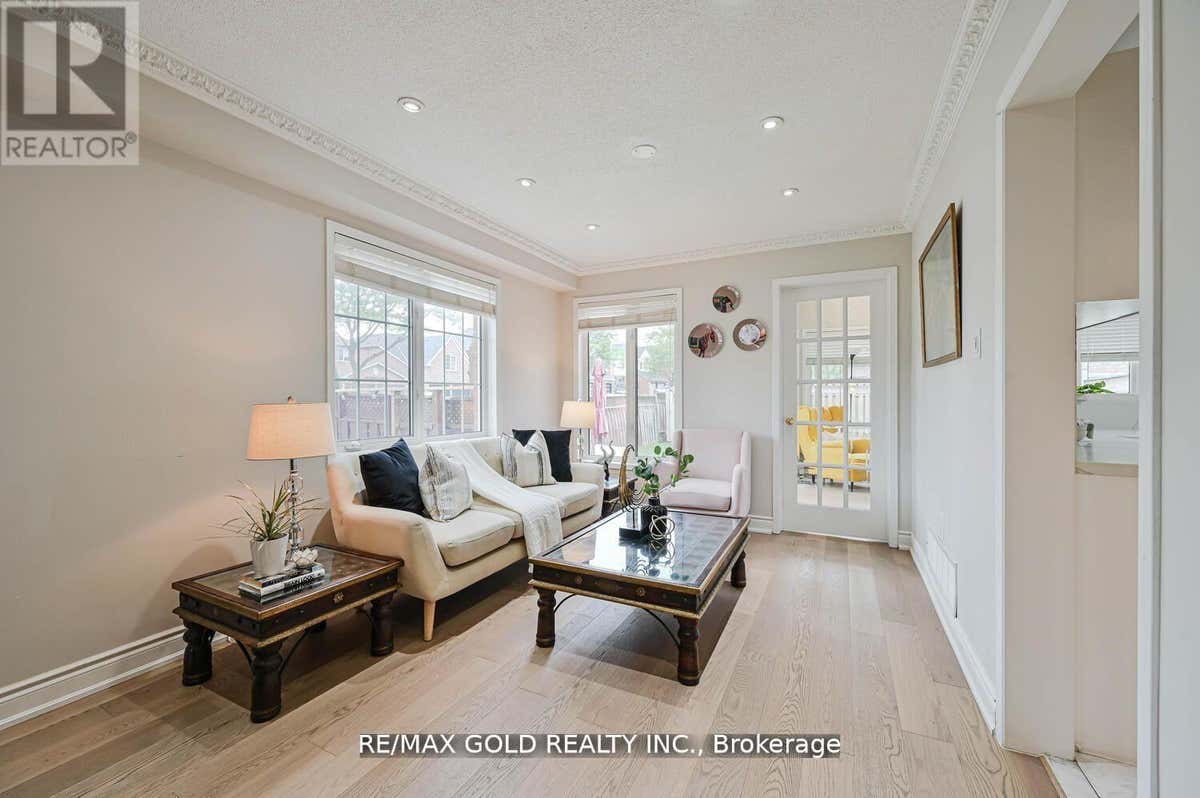 44 RIBBON DRIVE, Brampton (Sandringham-Wellington), ON L6R2C5 House For ...