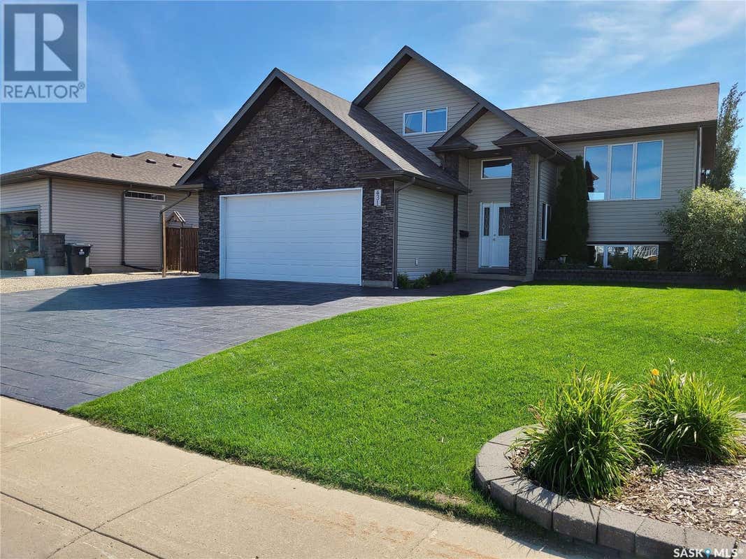 431 4th STREET E, Warman, SK S0K4S1 House For Sale | RE/MAX | SK002674