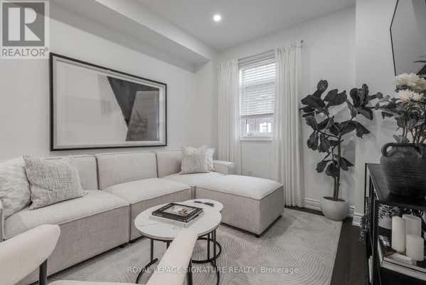 14 QUEEN MARY COURT, VAUGHAN (EAST WOODBRIDGE), ON L4L 0H9 House For ...