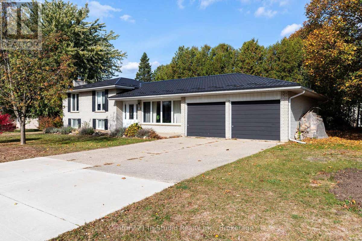 649 DAVEY DRIVE, Saugeen Shores, ON N0H2C3 À vendre | RE/MAX | X12068169