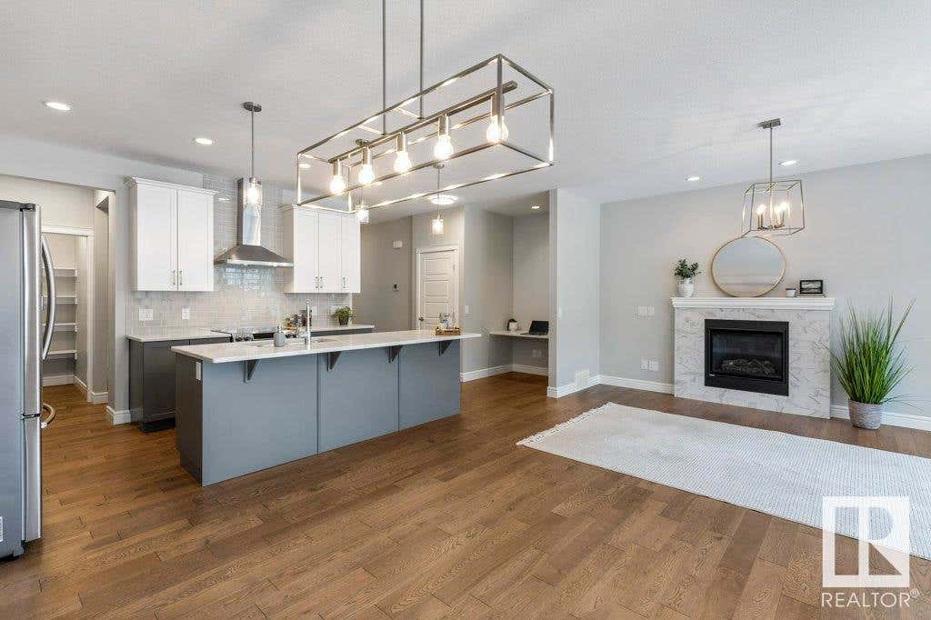 1712 168 ST SW, Edmonton, AB T6W 3R7 House For Sale | RE/MAX | E4421433