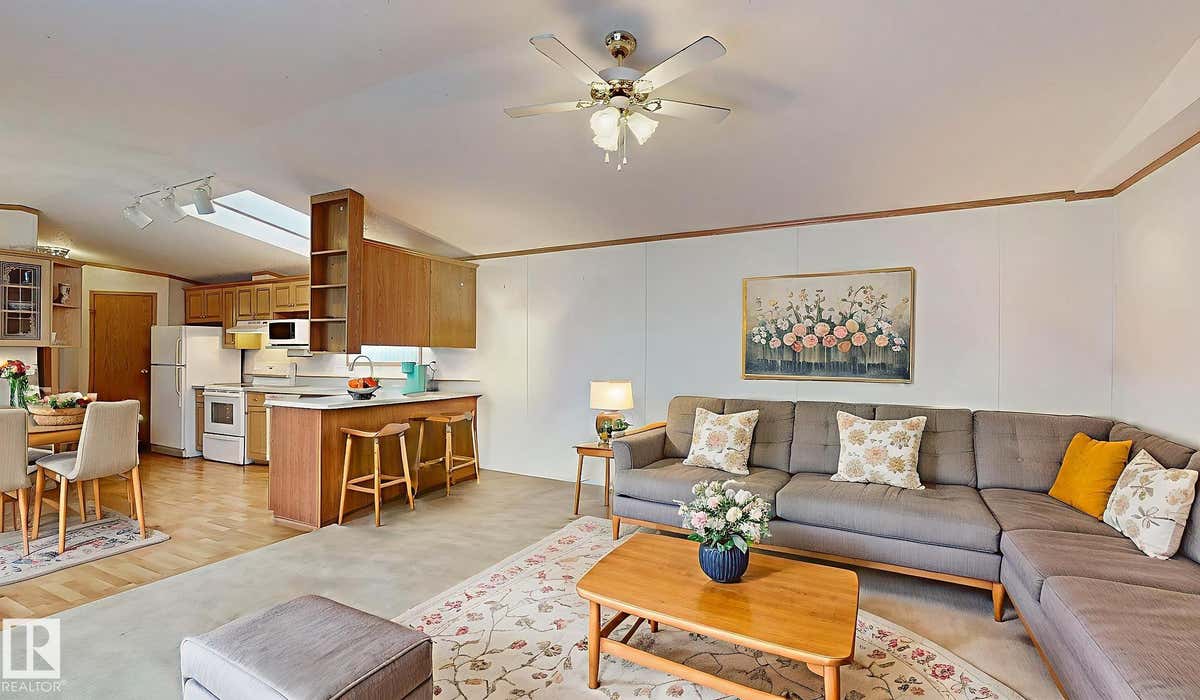 2925 Lakewood DR NW, Edmonton, AB T5S 1T7 House For Sale | RE/MAX ...