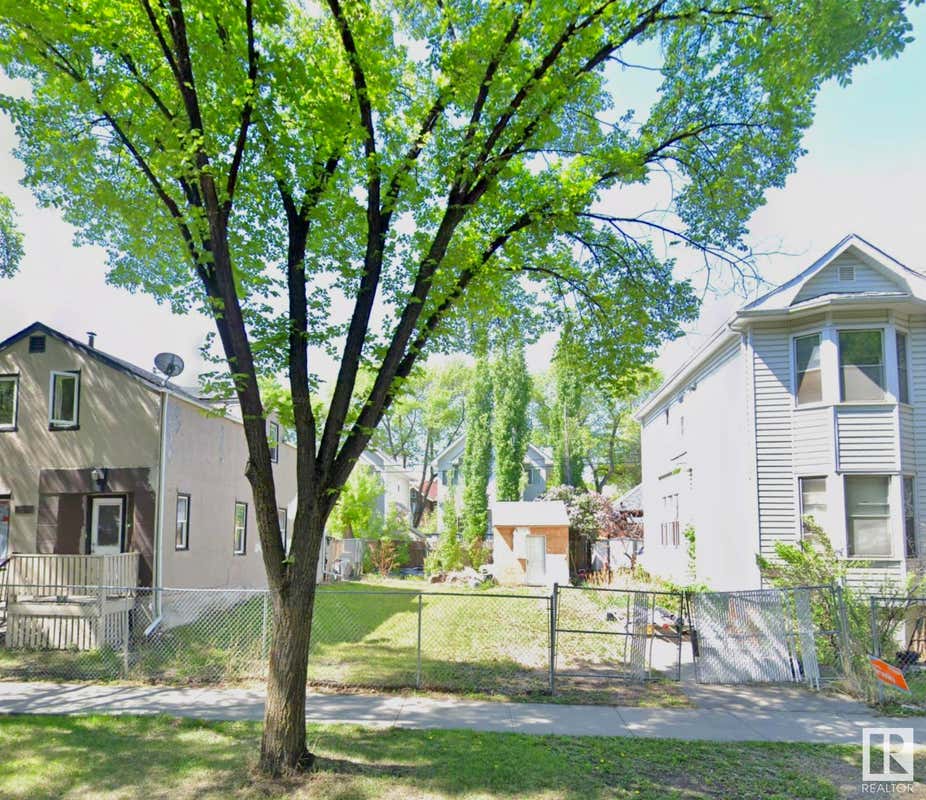 10858 92 ST NW, Edmonton, AB T5H 1V8 House For Sale | RE/MAX | E4438469