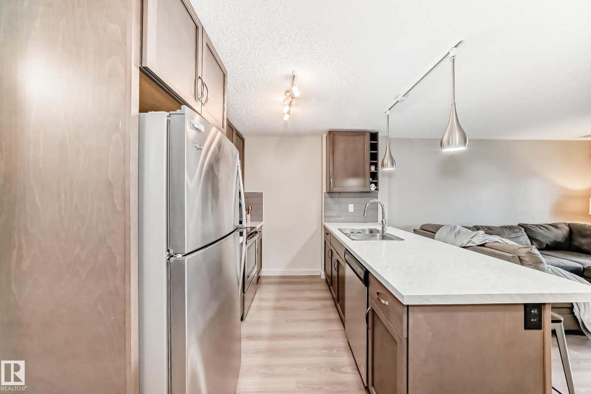 #303 4008 SAVARYN DR SW, Edmonton, AB T6X 2E5 À vendre | RE/MAX | E4464406
