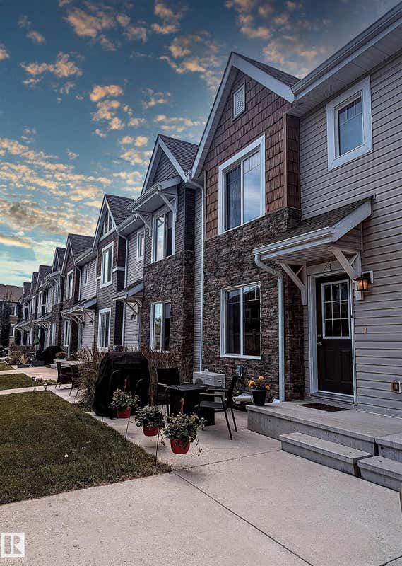 #23 2922 Maple Way NW, Edmonton, AB T6T 1A5 Townhouse For Sale | RE/MAX ...