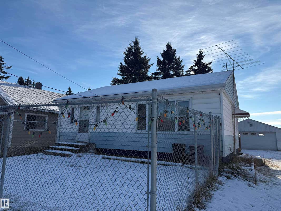 5107 49 AV, Andrew, AB T0B 0C0 House For Sale | RE/MAX | E4466433
